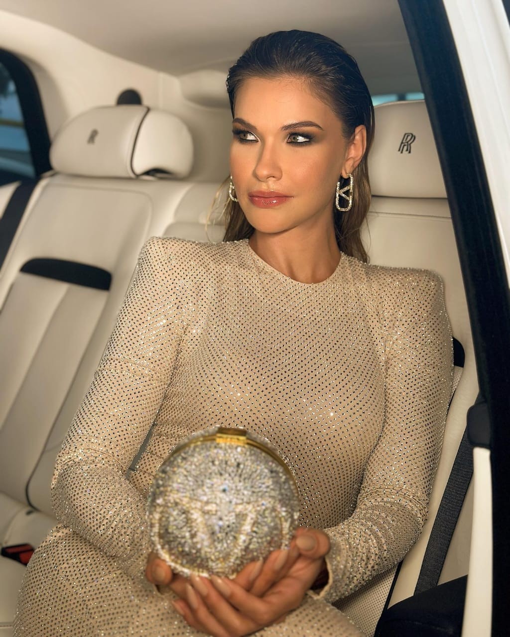 Andressa Suita Surge Deslumbrante Dress Glow Celebridades Vogue