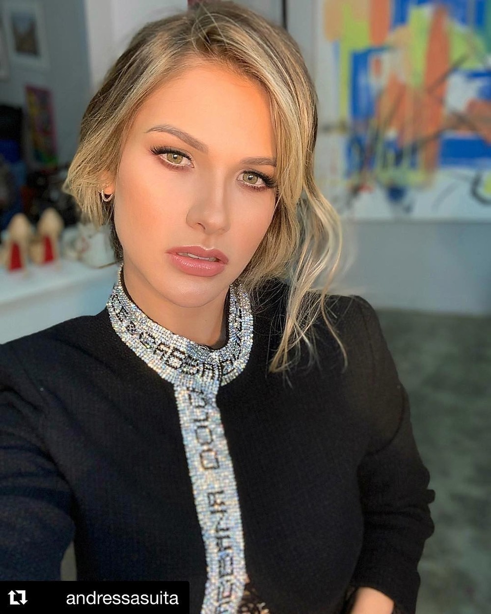 Andressa Suita surge deslumbrante em ensaio e fãs parabenizam Gusttavo