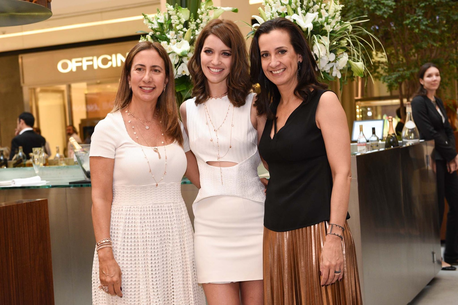 Carla Amorim comemora coleção Floral com eventos em Brasília e São Paulo