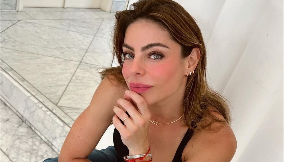 Daniella Cicarelli se exercita na chuva e revela gosto pela prática ...
