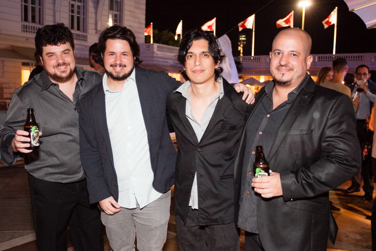 Um giro pela festa de Vogue e Arte Clube Jacarandá no Rio de Janeiro