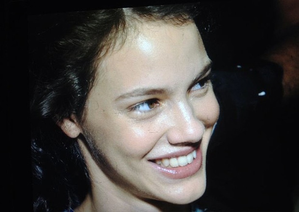 Laura Neiva comenta vida como fidèle da Chanel: 'Fiquei mais de 4h no ...