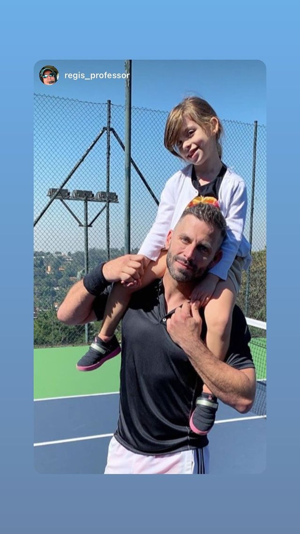 Nos EUA, Henri Castelli posta foto rara com a filha e celebra: 'Minha ...