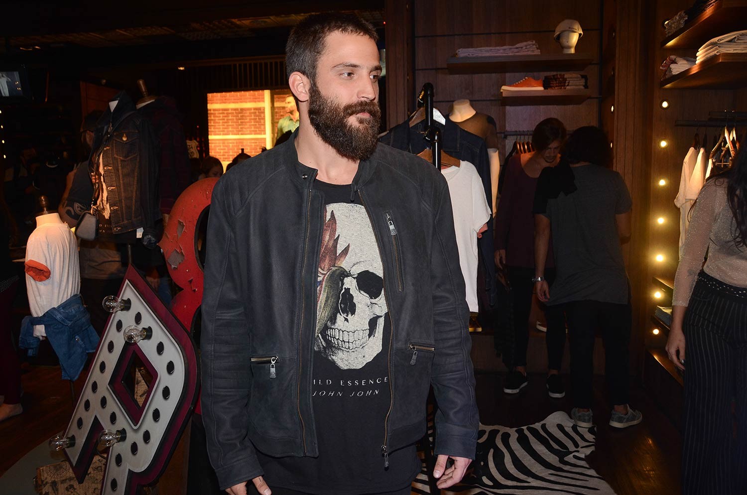 John John lança seu verão 2017 em São Paulo