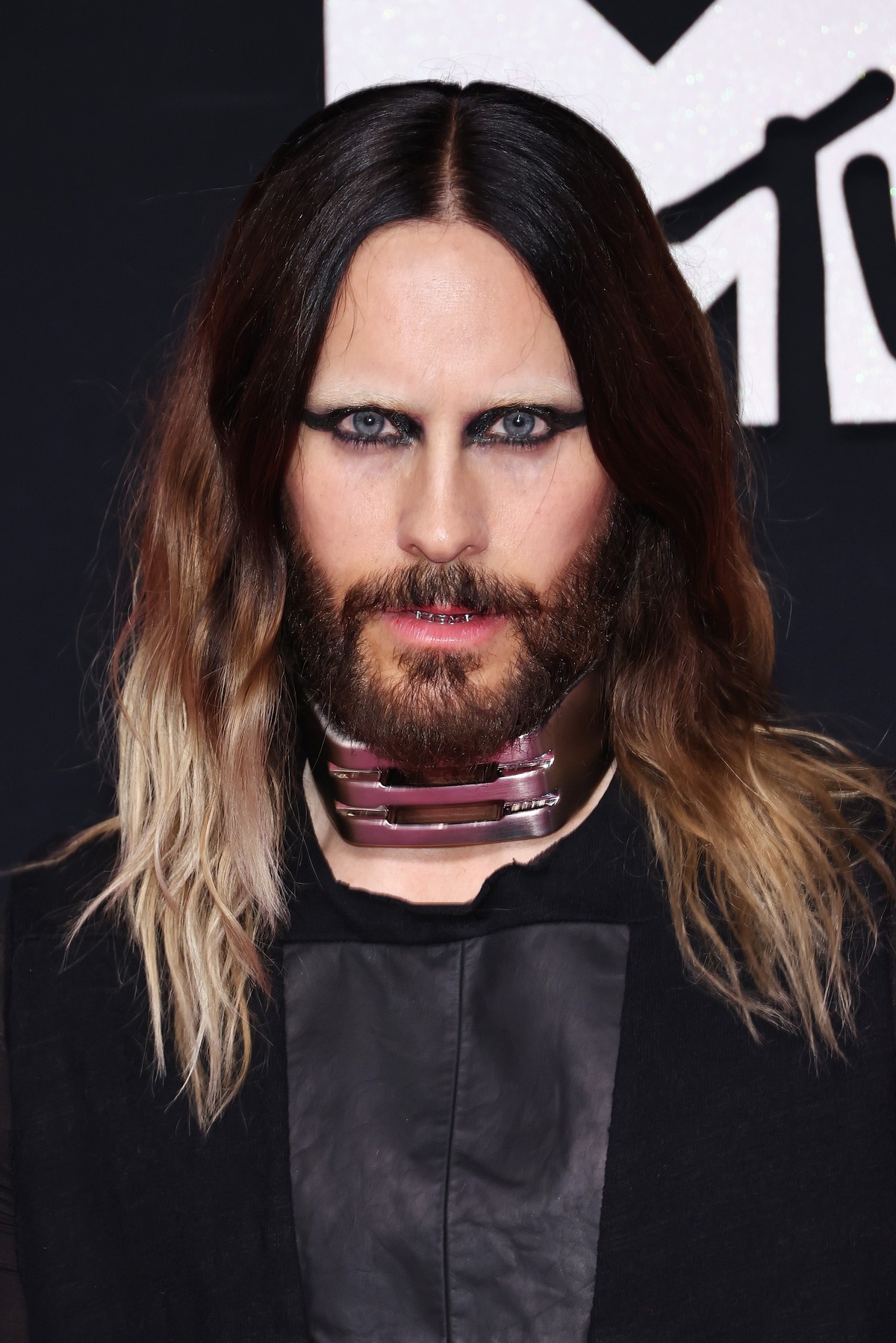 VMA 2023: Jared Leto investe em novo visual ao descolorir as sobrancelhas