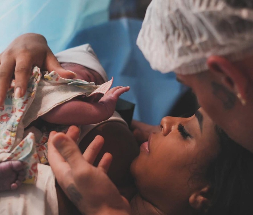 Nasce o filho de MC Daniel e Lorena Maria, Rás