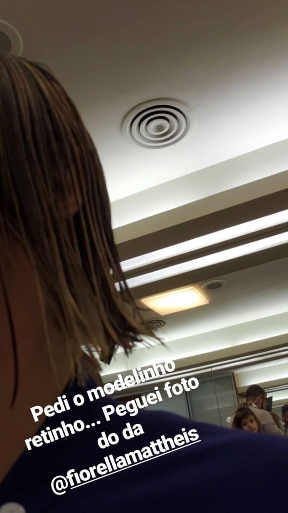 Rafa Brites mostra o novo visual em rede social