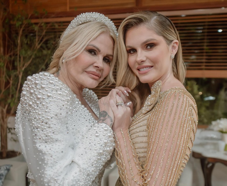 Monique Evans faz homenagem de aniversário para a filha: 'Super mãe ...