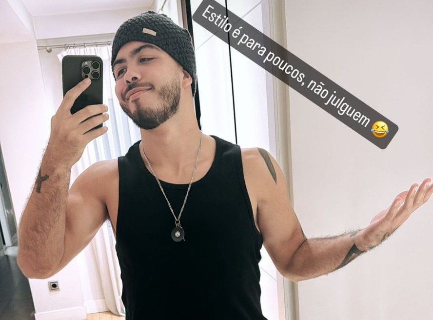 Inimigo da moda? Ronald mostra look do dia e brinca: 'Estilo é para poucos'