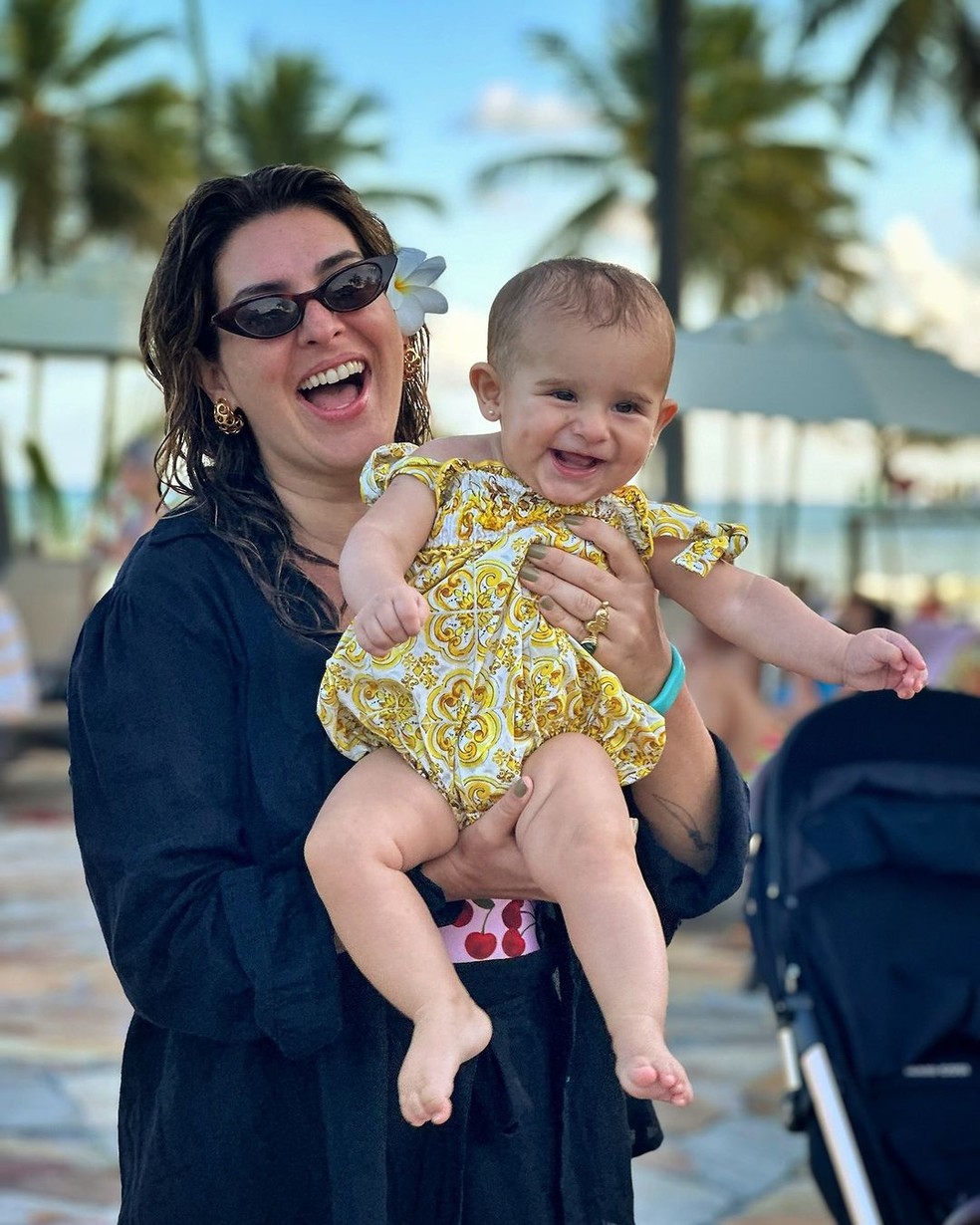 Fernanda Paes Leme exibe registro fofo com a filha: 'Mãe da miss simpatia'
