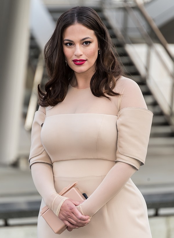 Os melhores momentos de beleza de Ashley Graham nos tapetes vermelhos ...
