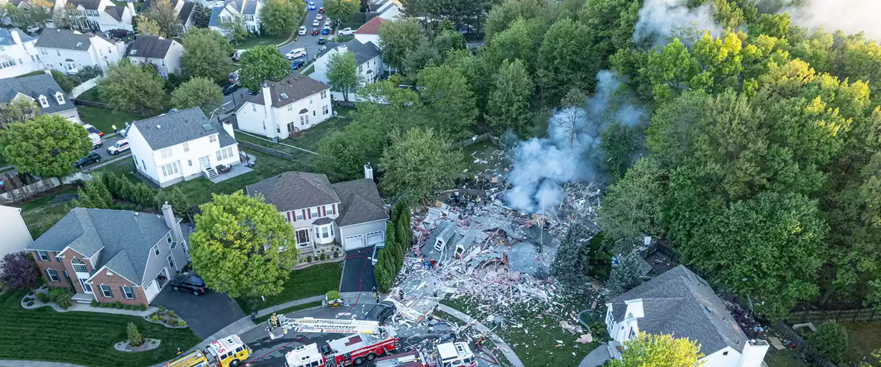 Casa explode e deixa um morto e um gravemente ferido nos EUA