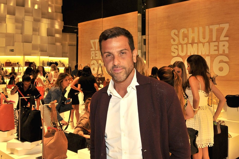 Schutz reúne convidados para lançar a linha Schutz My Name