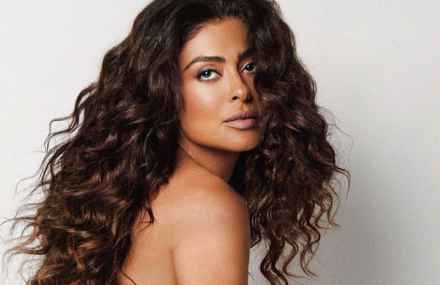 Juliana Paes para a web com ensaio estonteante