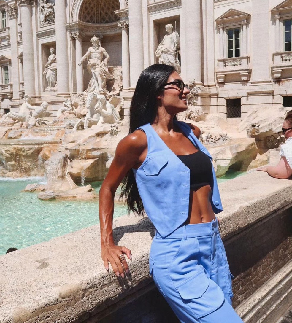 Carol Ramiro abre álbum de férias na Itália