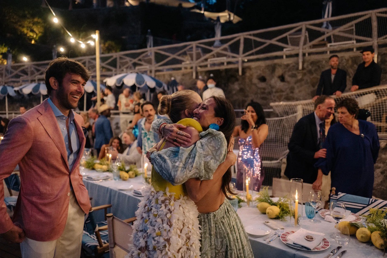 Essa noiva desenhou seu próprio vestido para seu “casamento nas nuvens ...