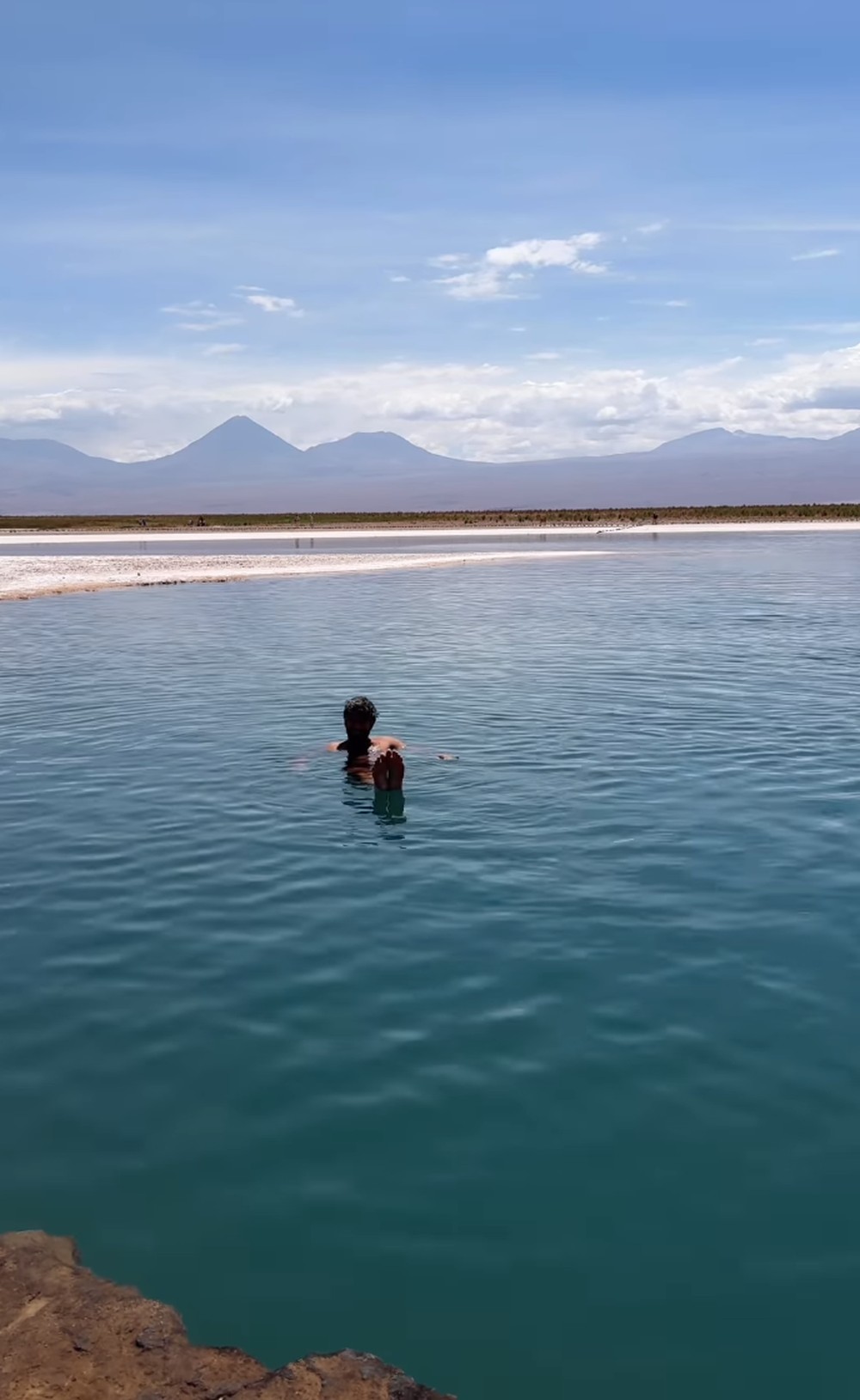 Hugo Moura posa com a namorada, Maria Clara Senra