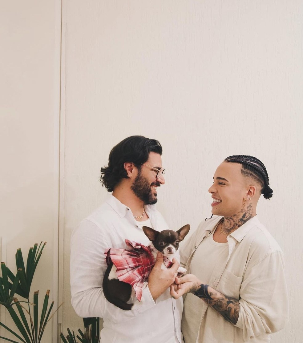 Gloria Groove se casa com Pedro Lopes após 11 anos de relacionamento