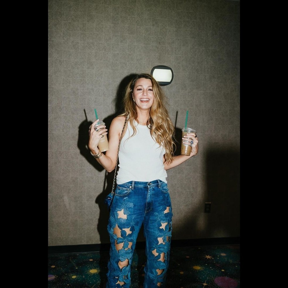 Todos os looks usados por Blake Lively na divulgação de 'É Assim Que ...