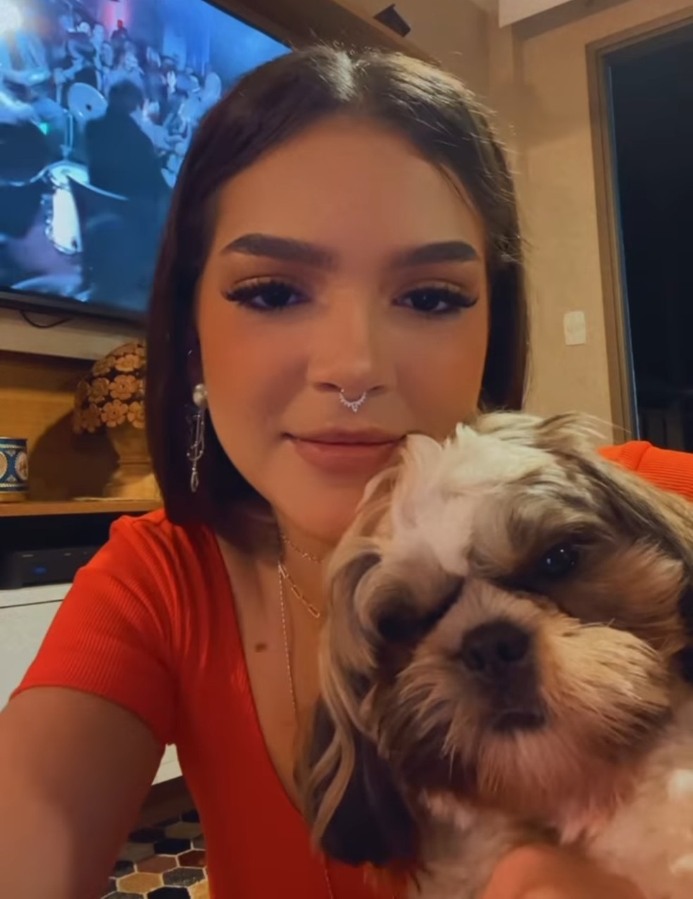 Mel Maia adere à transição capilar e mostra início de processo