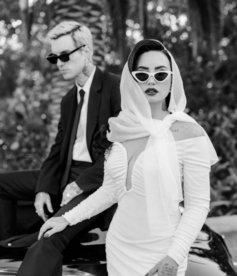 Demi Lovato exibe ensaio pre-Wedding com Jordan Lutes