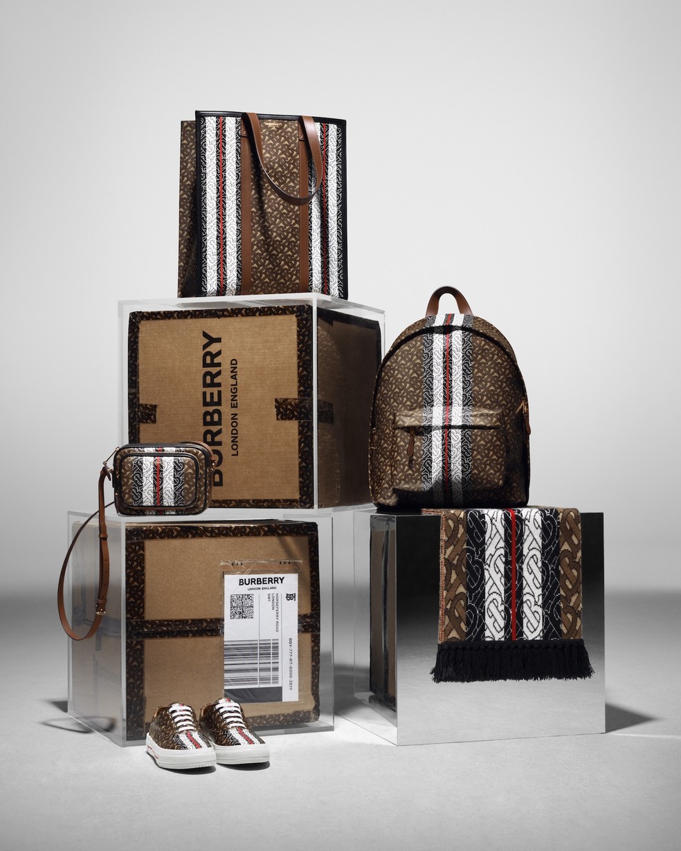 Novo monograma da Burberry ganha coleção-desejo