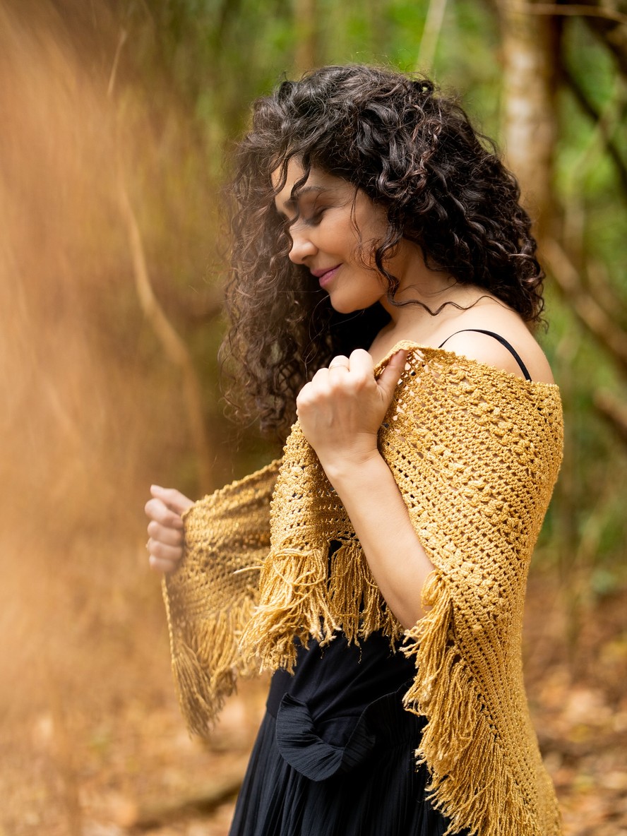 Letícia Sabatella faz charme em fotos e fãs vão à loucura: 'A mais ...