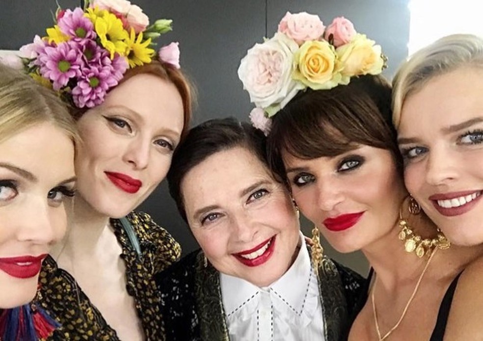Kitty Spencer brilha na passarela da Dolce & Gabbana