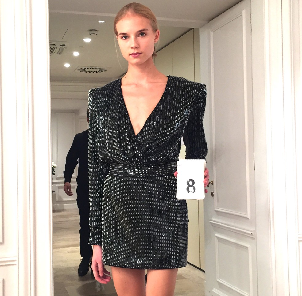 Natalie Klein mostra como uma coleção vai das passarelas às araras da ...