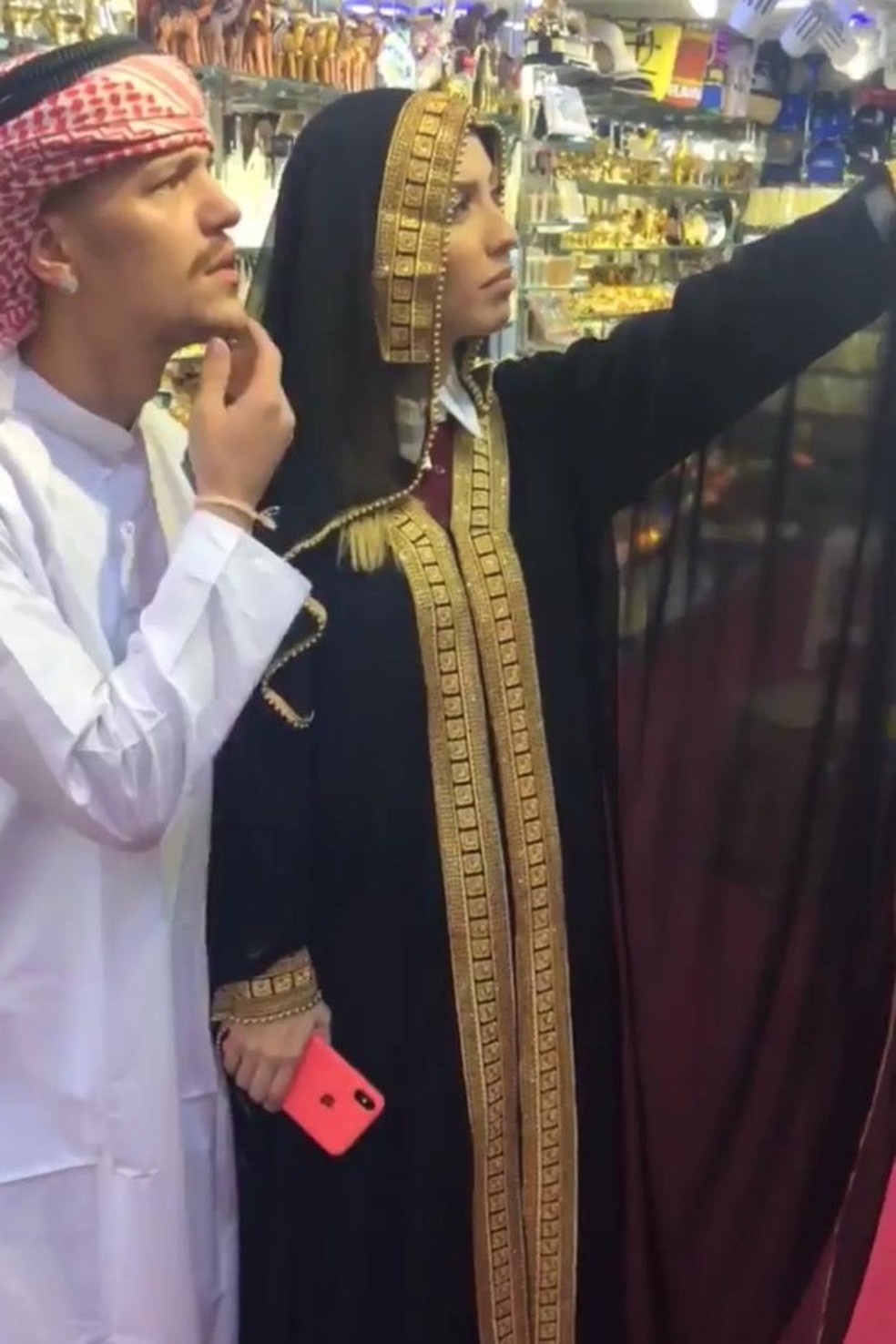 Gabi Brandt e Saulo Poncio curtem lua de mel em Dubai