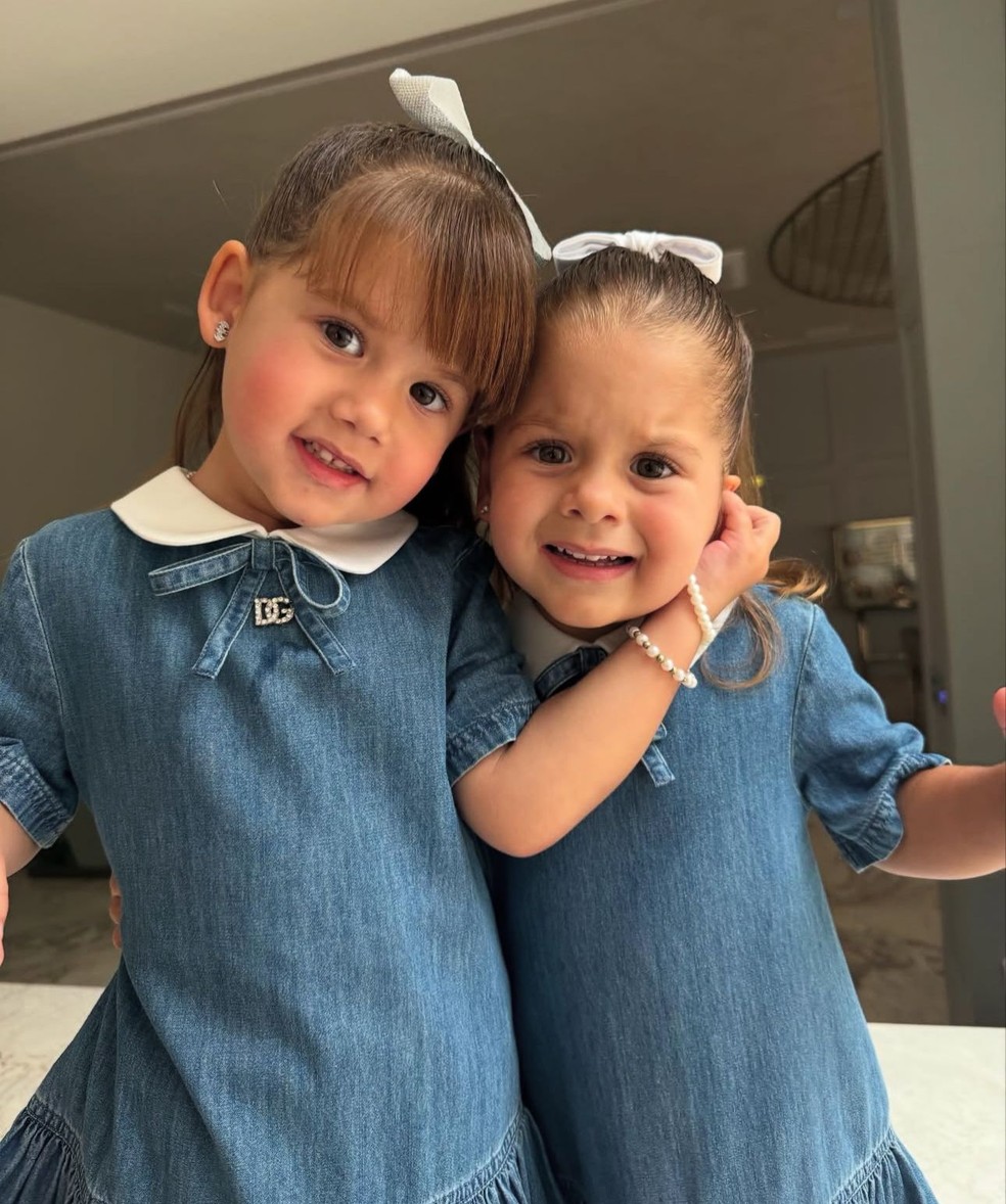 Virginia Fonseca se derrete pelas filhas, Maria Alice e Maria Flor