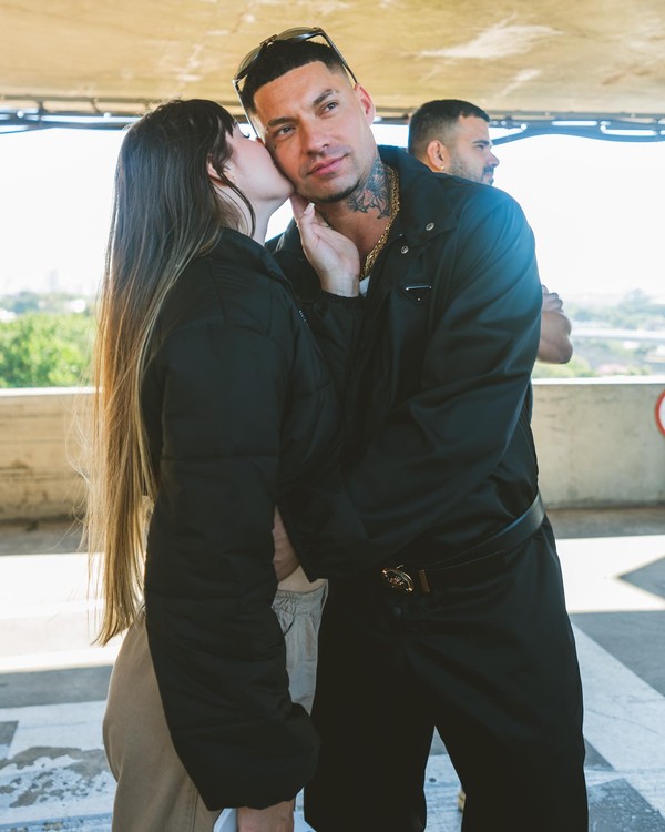 Filipe Ret exibe momento romântico com a namorada, Agatha Sá