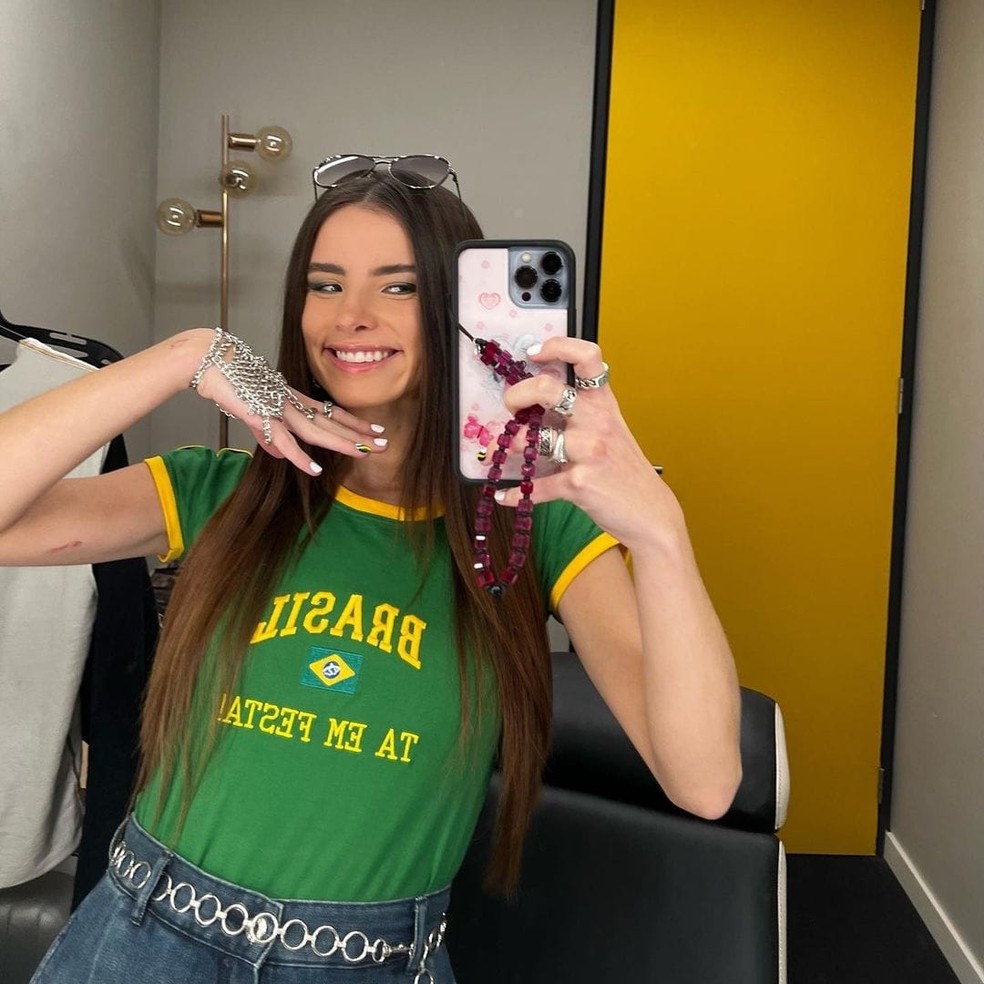 Giulia Be entra em clima de Copa do Mundo: 'O Brasil está em festa'