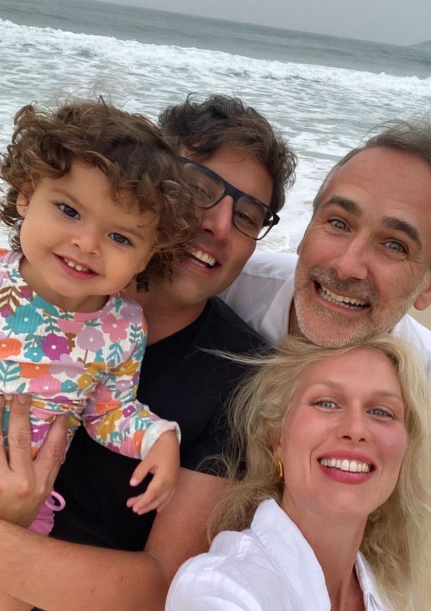 Bruno De Luca se derrete ao ver filha se divertindo com Ludmila Dayer