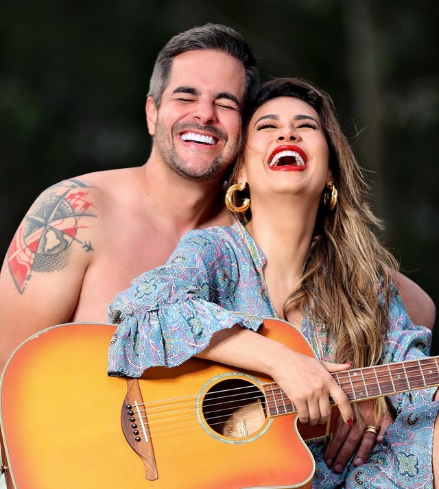Simone Mendes recebe declaração de amor do marido, Kaká Diniz