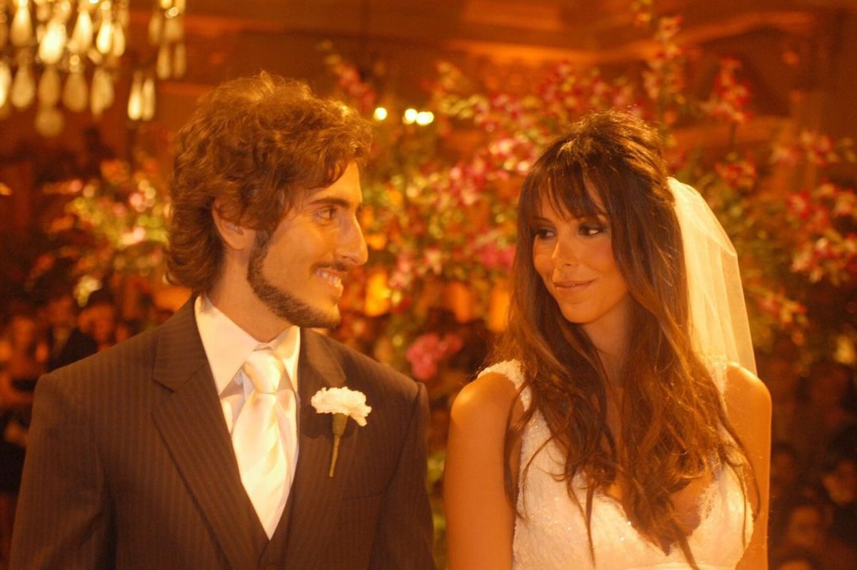 Suzana Gullo lembra 19 anos de casada com Marcos Mion: 'Te amo infinito'