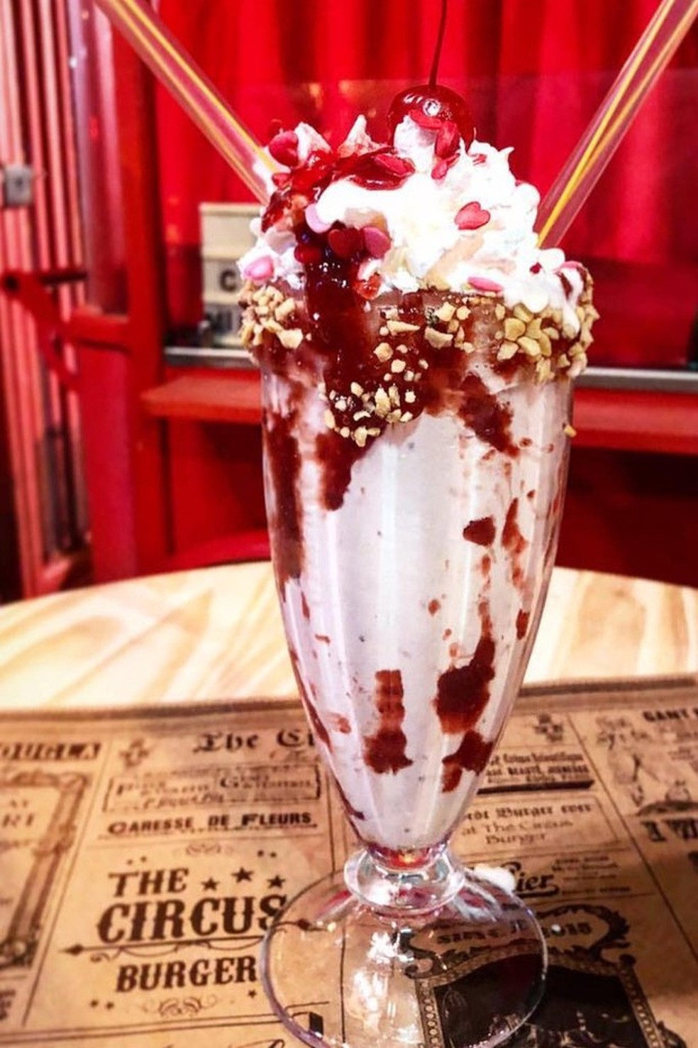 Milkshake de morango fica pronto em apenas três passos