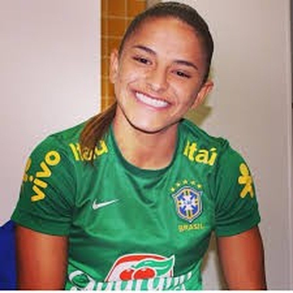 Debinha, da seleção brasileira de futebol, ganha versão minicraque