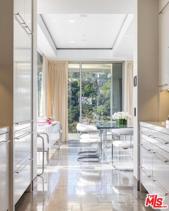 Ozzy e Sharon Osbourne colocam apartamento em LA à venda por R$ 23 ...