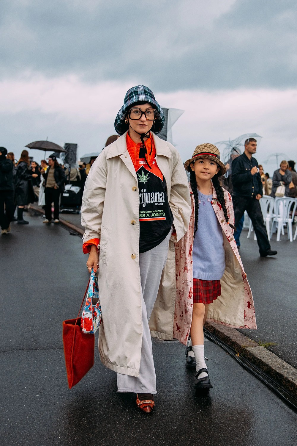 Confira o melhor do street style da semana de moda de verão 2024 de ...