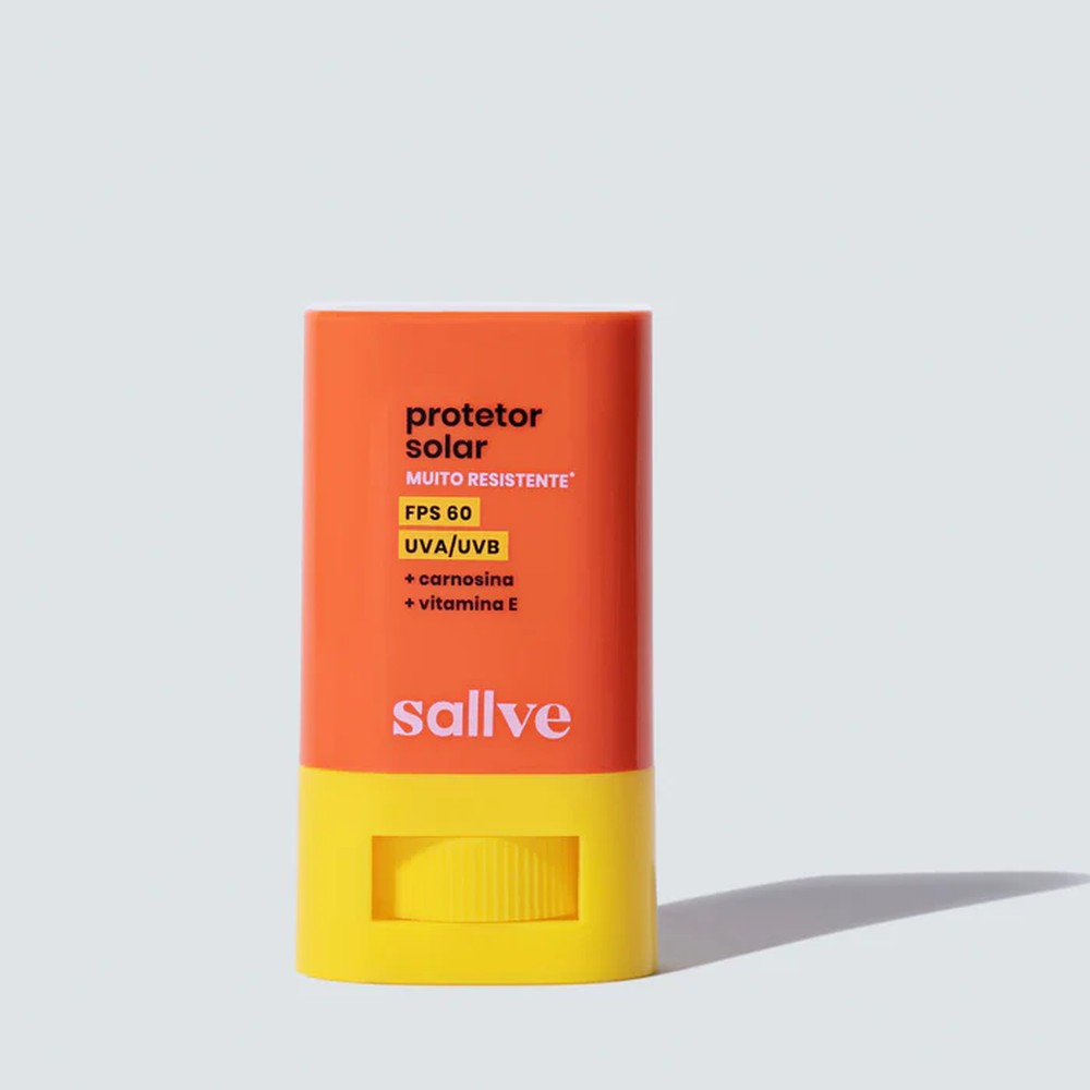Protetor solar em bastão: veja como usar o produto e 8 opções para investir