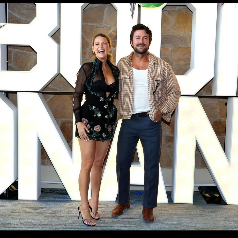 Todos os looks usados por Blake Lively na divulgação de 'É Assim Que ...