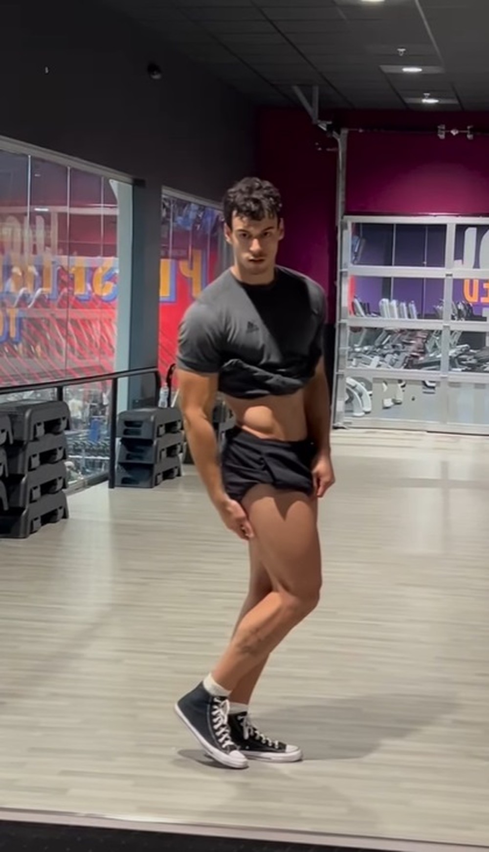 Victor Alexandre exibe mais um dia de treino intenso