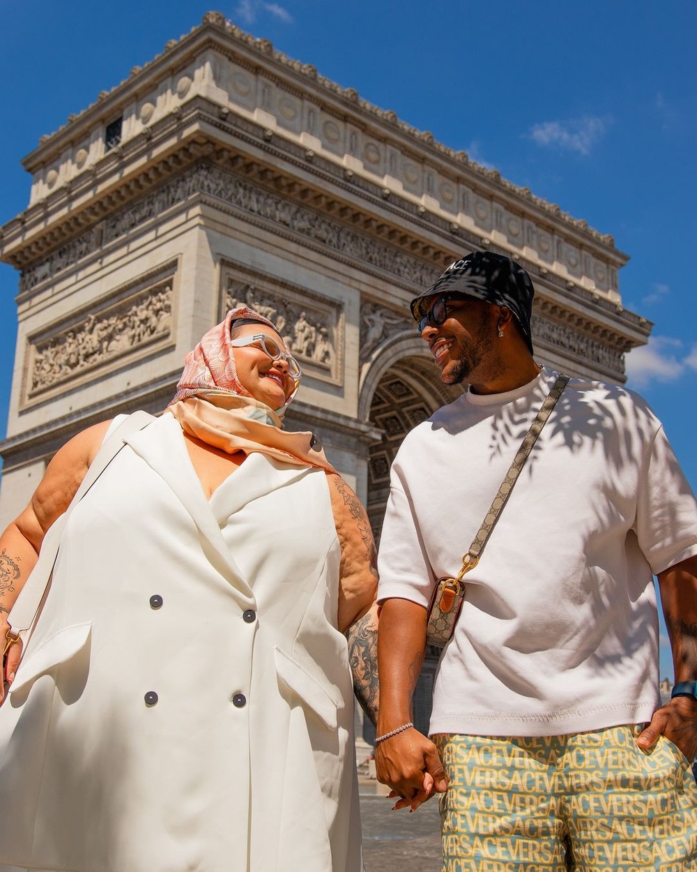 Thais Carla aposta e look estiloso para curtir viagem a Paris com a ...