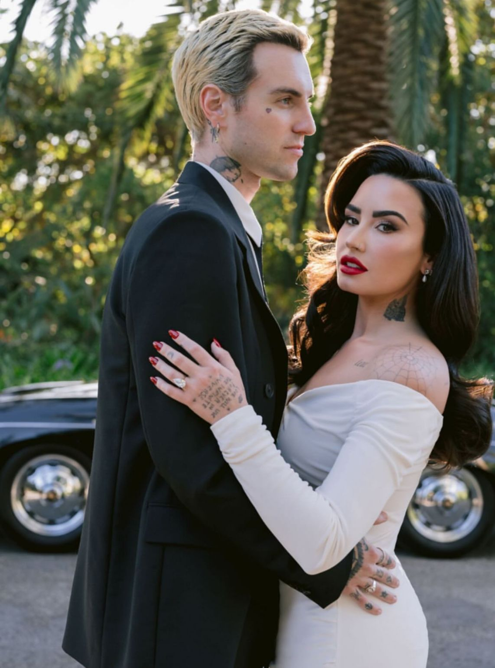 Demi Lovato exibe ensaio pre-Wedding com Jordan Lutes