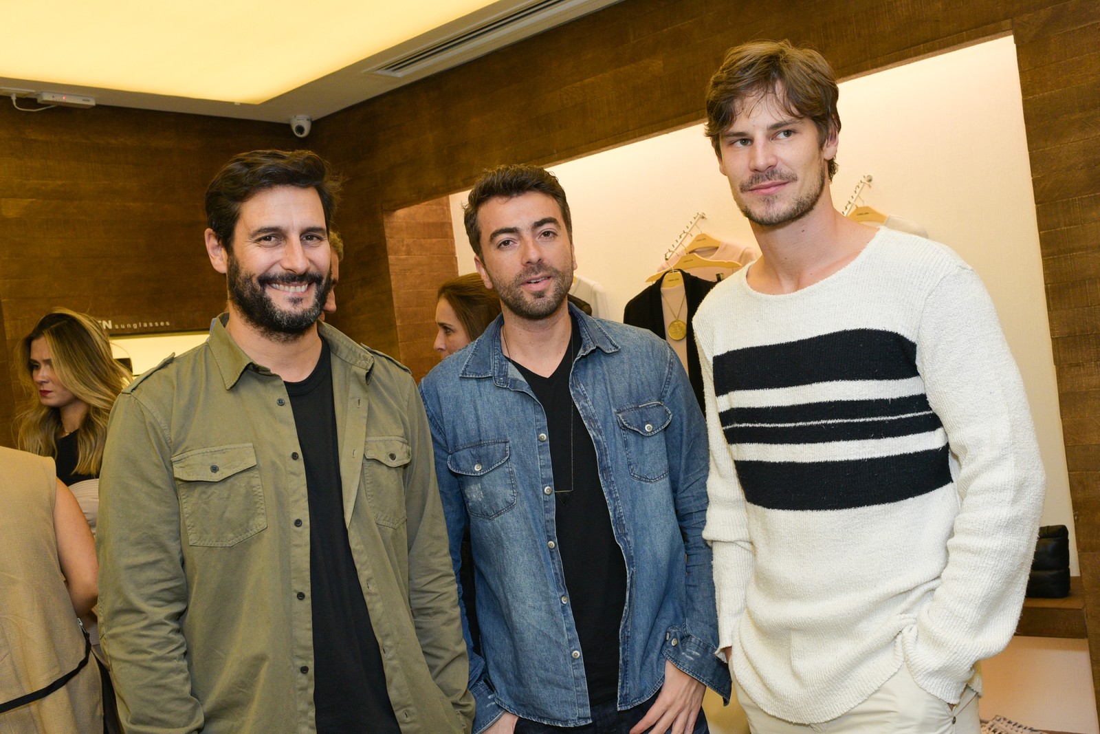 Osklen inaugura loja do Iguatemi e promove estreia do filme 'Soundtrack'