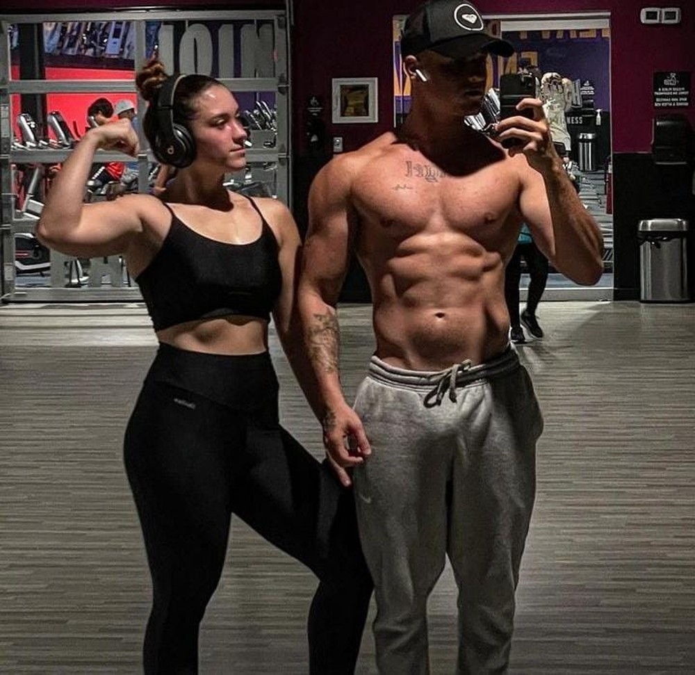 Sofia Liberato e Gabriel Gravino exibem resultados de treinos intensos