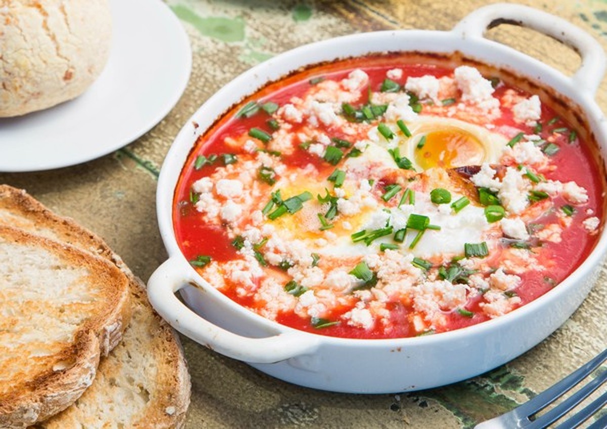 Aprenda a fazer uma típica chachouka e impressione amigos com paladar ...