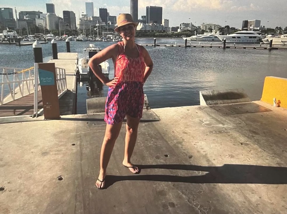 Giulia Gam posa de biquíni durante passeio no Rio e recebe elogios ...