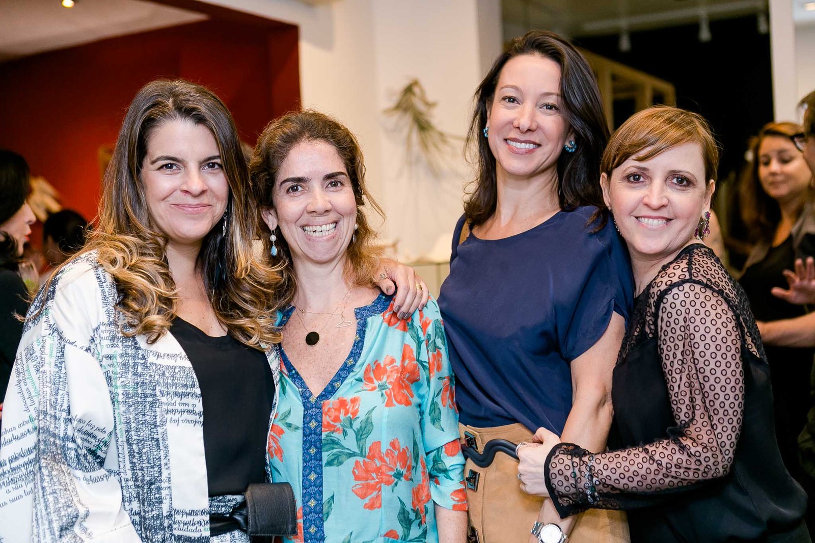 Dona Coisa recebe convidados para lançamento dos chás da Casa Bonton